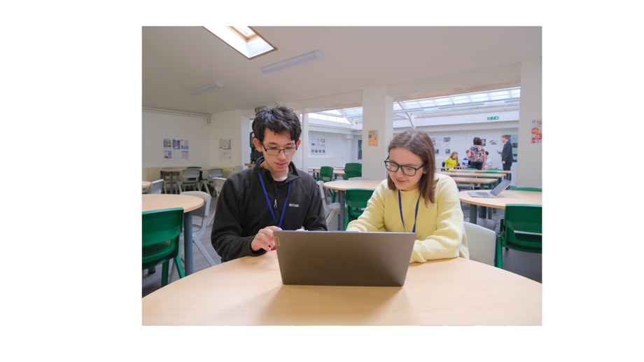 Sixth Form Students Become Mentors - News - Charters School